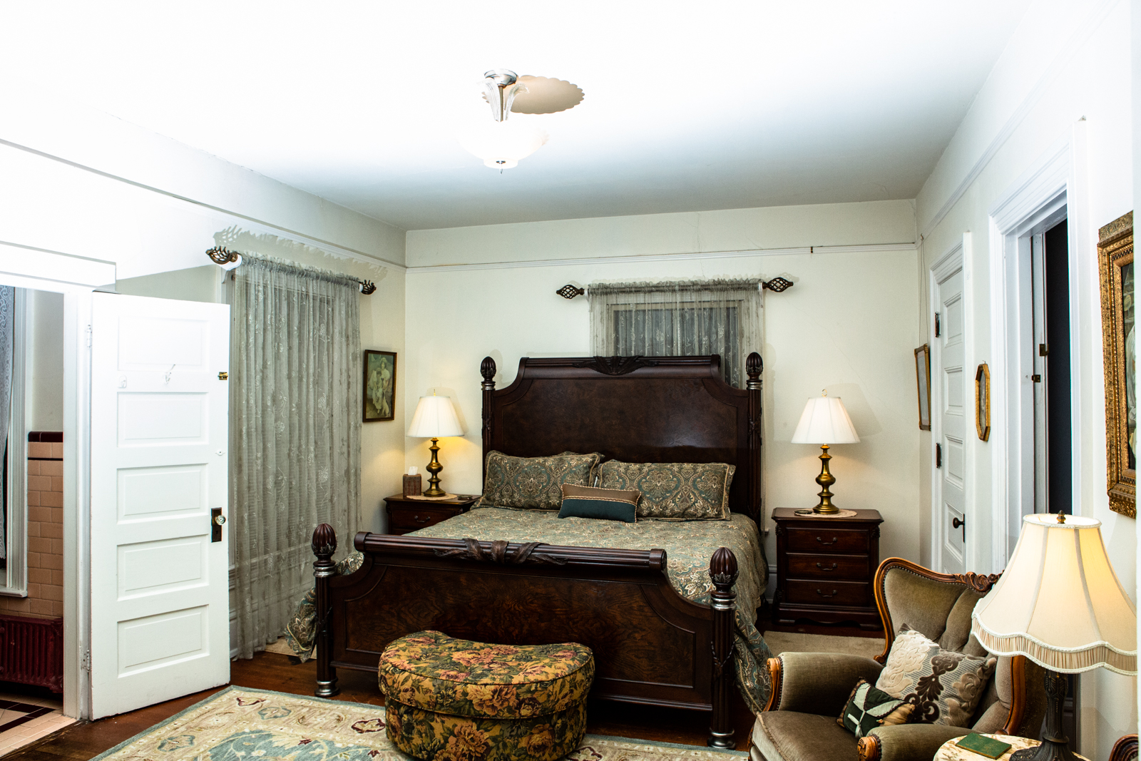 Rooms and Rates | Commander's Quarters